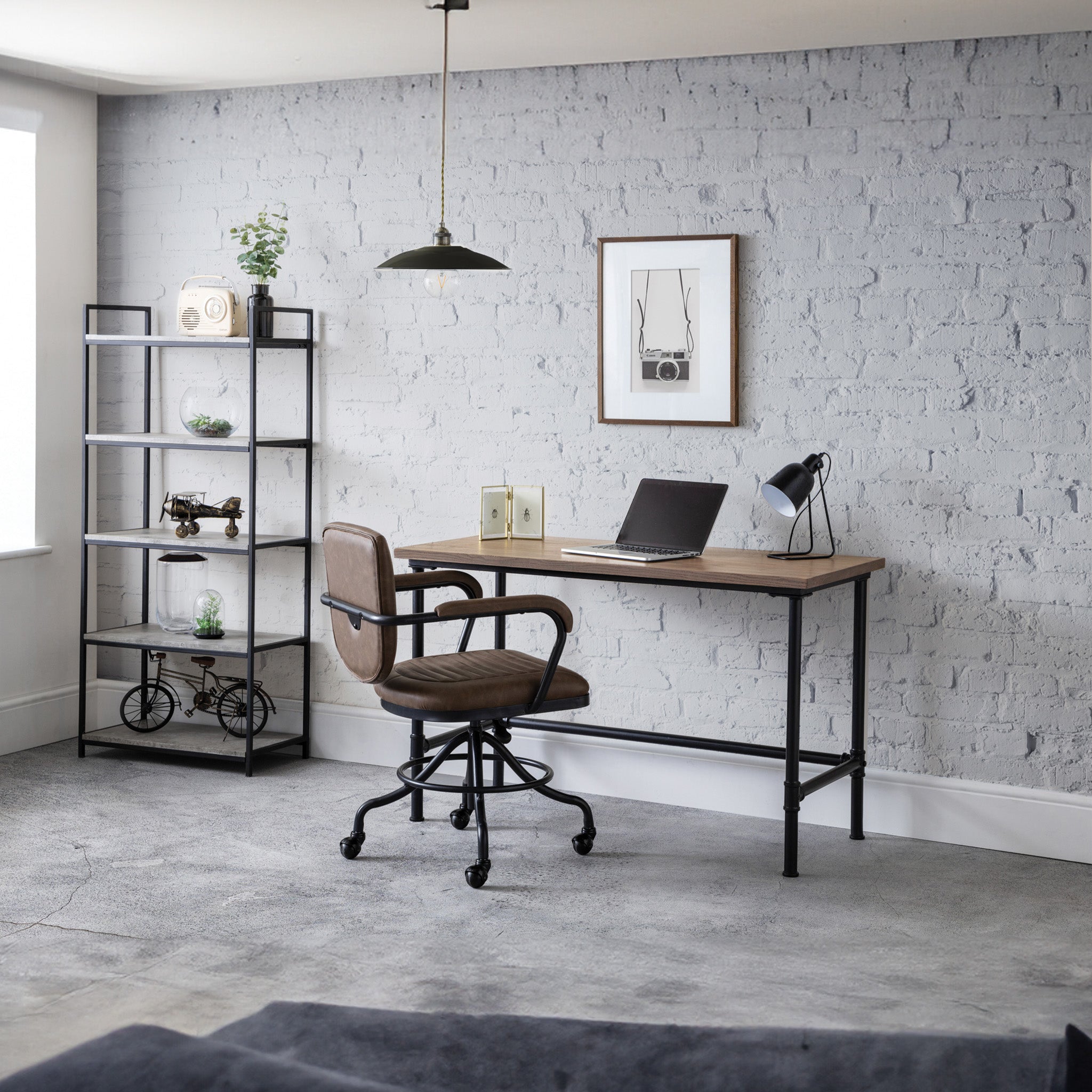 Pittsburgh Desk | Des Kelly